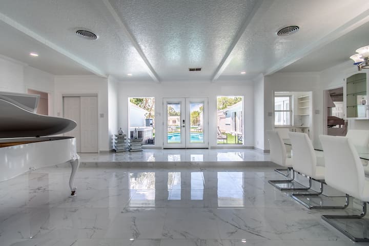 Ocean View + Poolside Opulence Tennis And Hottub - Corpus Christi, TX