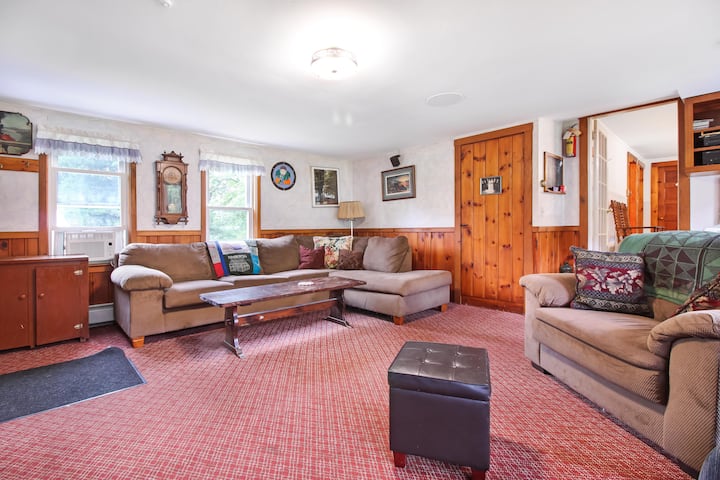 Private Farmhouse With In Ground Pool! - Quechee State Park, Hartford