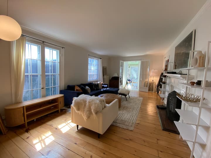 Gorgeous Huge Central W/grand Piano, Gourmet Kitch - Ithaca, NY