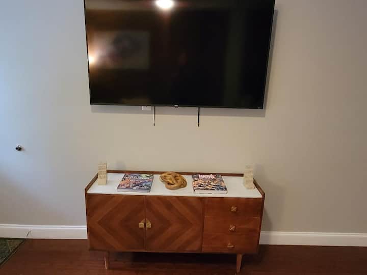 Marvel Vs Dc Historic Townhome W/hot Tub! - Harrisburg, PA