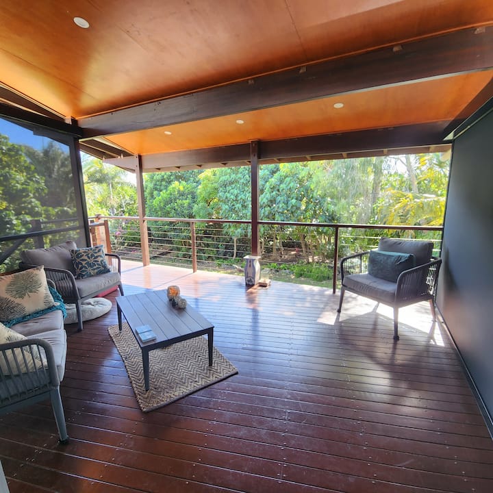 Creative Beach House For Work & Play - Mackay