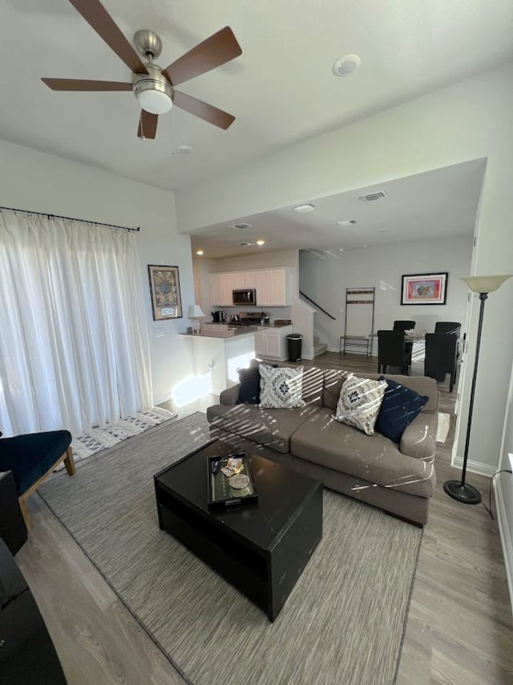 Southeast Austin Bungalow - Austin, TX