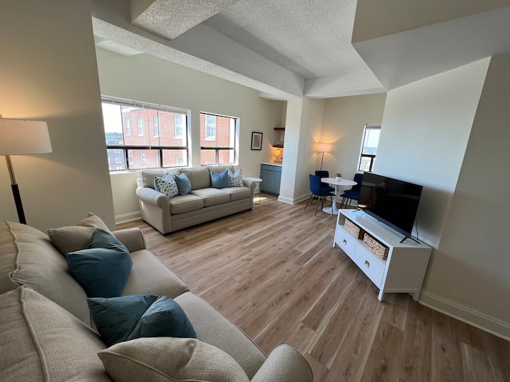 Newly Renovated Condo Downtown - Athens, GA