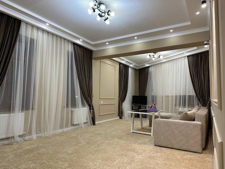 Cozy And Beautiful 2 Bedroom Apt - Uzbekistán