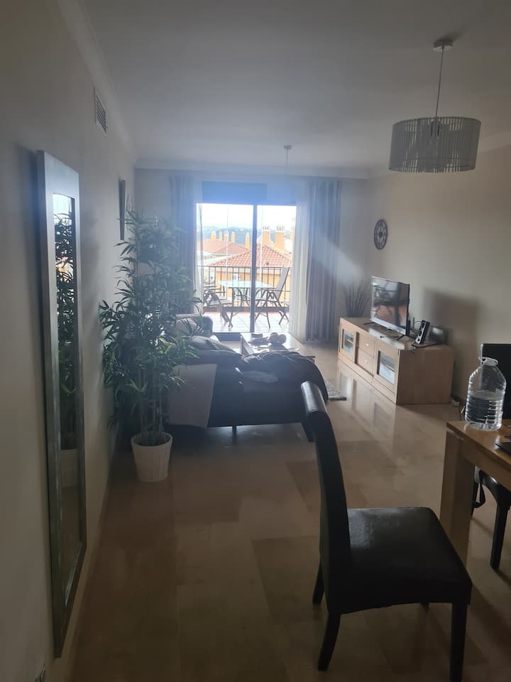 Habitación Doble En Apartamento Compartido, Golf - Monda