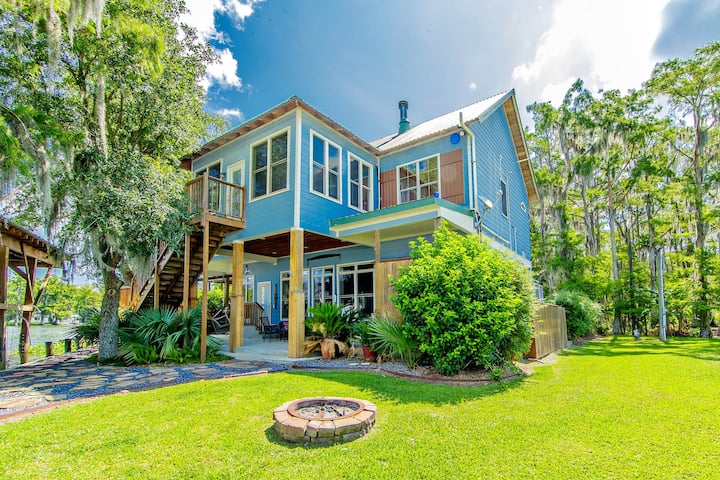 “Bayou Fever” The Ultimate 5br Bayouside Getaway - Lake Verret, LA