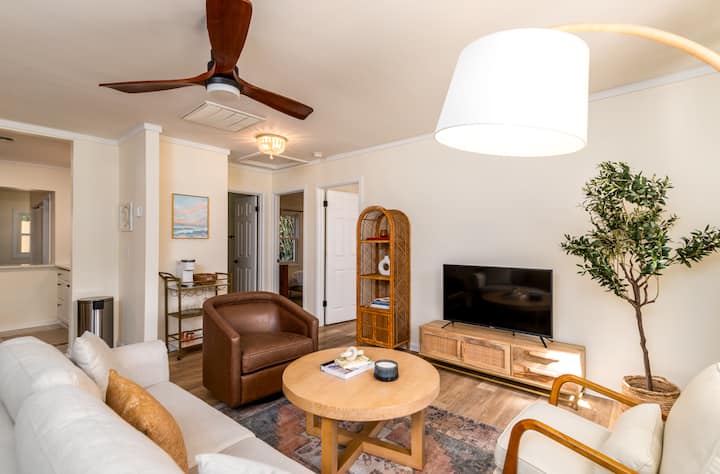 Park Circle Walkable Apt - Pet Friendly! - Hanahan, SC