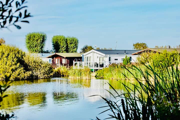 2 Bedroom Comfy & Cosy Family Loving Home - Chichester