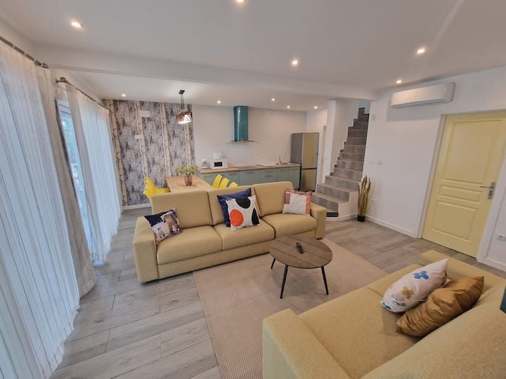 Casa Neptuno Para 10 Personas, Solarium Y A/a - Empuriabrava