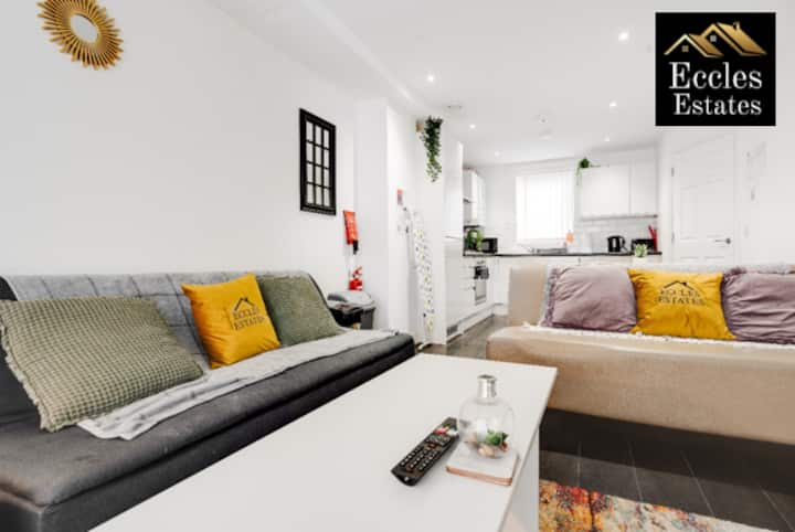 Sleeps 8 | Familes/contractors/relocation |20% Off - Liverpool, Reino Unido