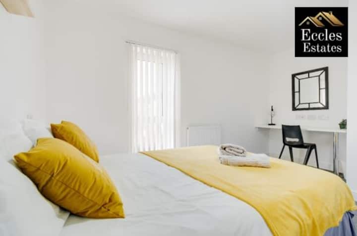 4 Beds - Modern Build - Wifi - Parking - Wirral