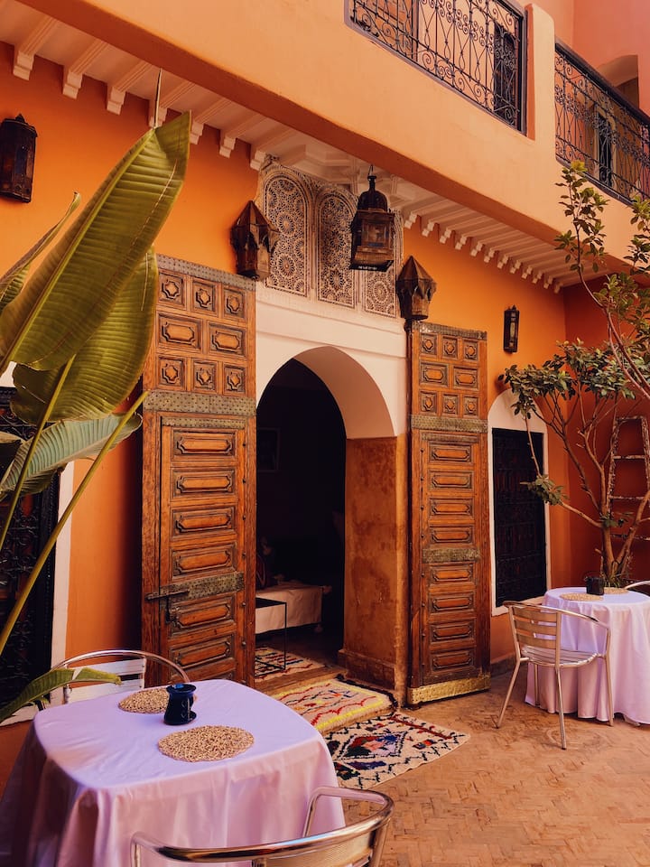 Chambre Sakina, Riad Charmant à 4 Min Jemaa El Fna - Marrakesh