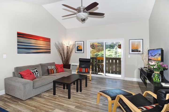 Vacation In Style In This Lovely Condo! - Orange County, CA