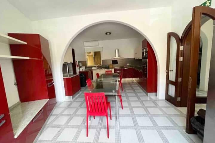 Swieqi, Huge Private Bedroom En-suite - Malta