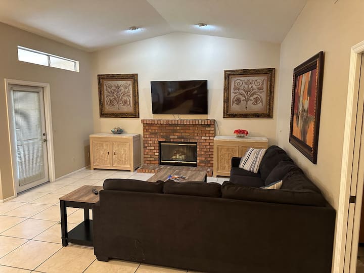 Centrally Located Gem In Scottsdale - Desert Ridge - Phoenix