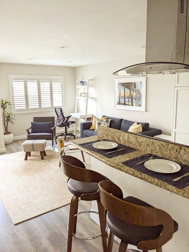 Gracious Getaway - Torrance, CA