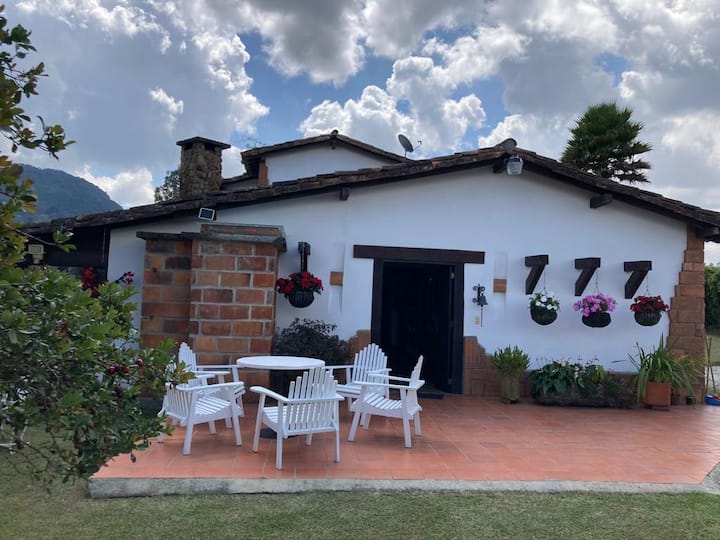 Private Beautiful Landhouse - La Ceja