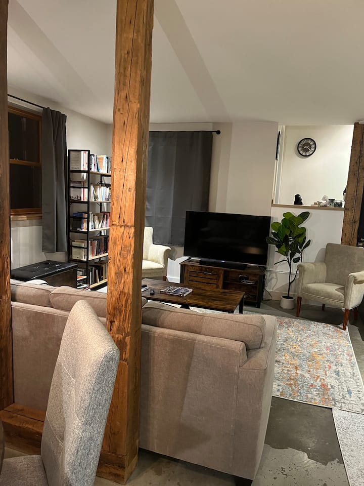 Country In The City - La Campagne En Ville - Sherbrooke