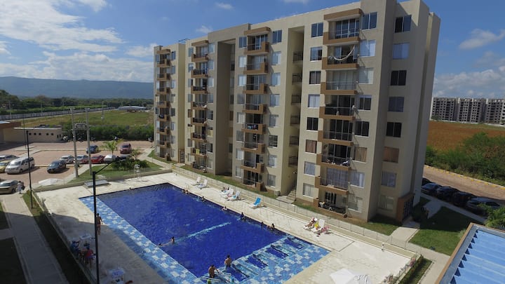 Comodidad  Wifi Rápido Y Piscinas - Ricaurte