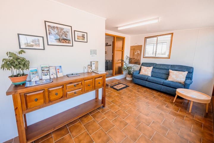 Marys Retreat Valla, A Cozy Farmhouse On Acreage - Valla Beach