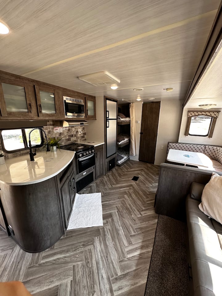 Beachside Rv Travel Trailer - Huntington Beach, CA