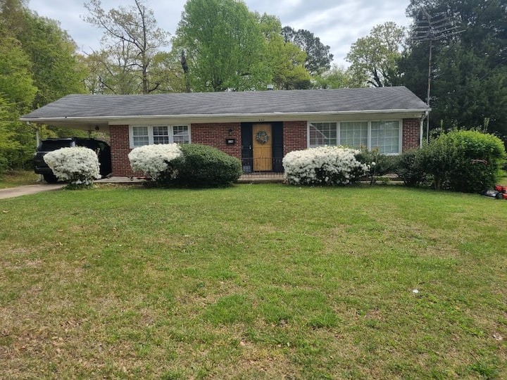 Two Families On Holiday ? We Got You Covered ! - Danville, VA