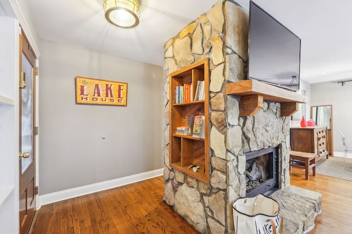 Cozy Lake-house In Smyrna ~ Mins To Truist Park~ - Smyrna, GA