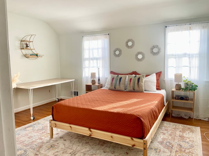 Home In Arlington Next To Virginia Hospital - Arlington, VA