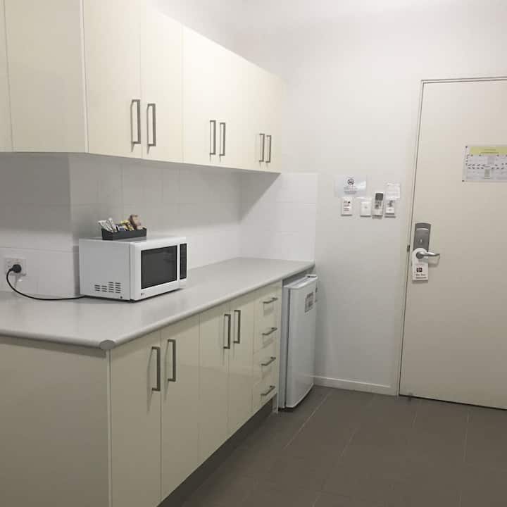 Gladstone City Central Studio Apartment - 글래드스턴 센트럴
