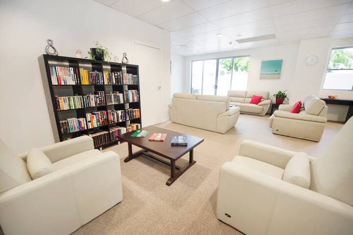 Gladstone City Central One Bedroom Apartment - Gladstone Central