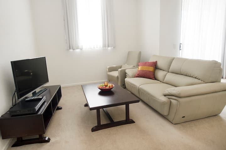 Gladstone Central Plaza Three Bedroom Apartment - Gladstone Central