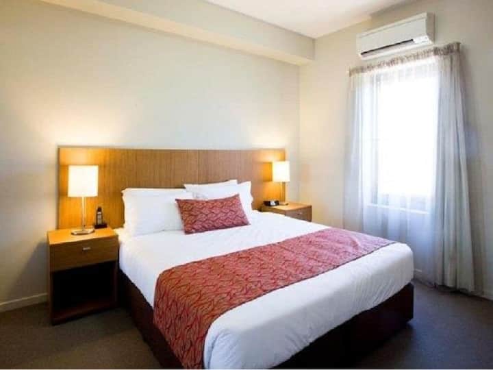 Gladstone Downtown Central Three Bedroom Apartment - Gladstone