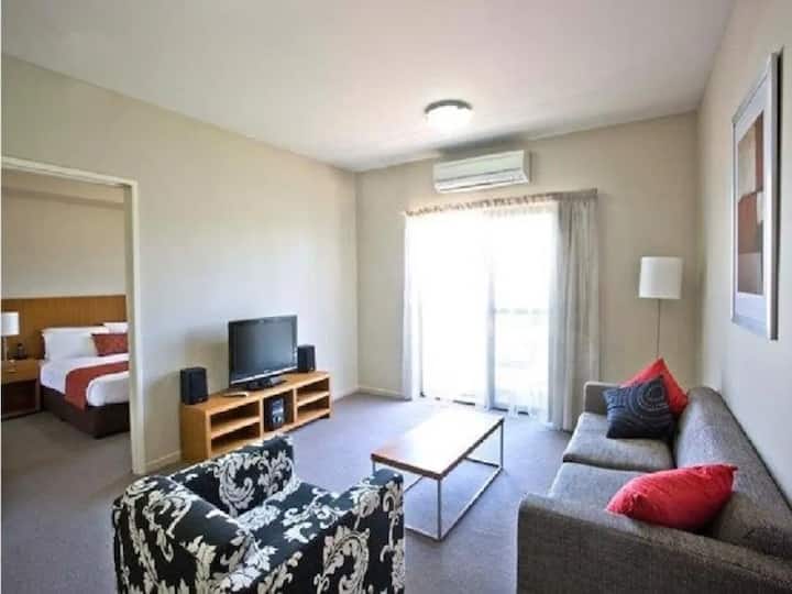 Gladstone Downtown Central Three Bedroom Apartment - 글래드스턴 센트럴