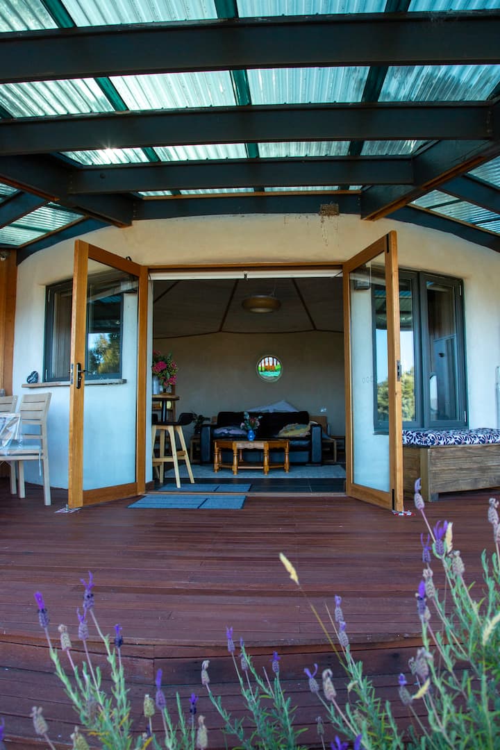 The Roundhouses - Cygnet