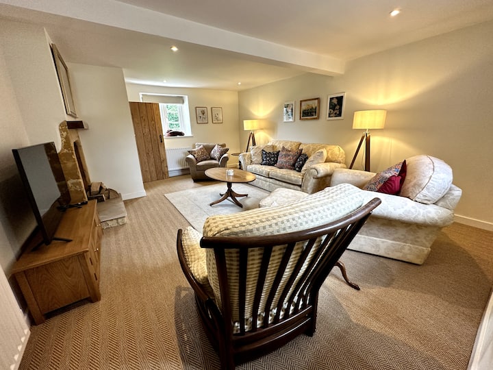 Stunning Estate Cottage - Chipping Campden