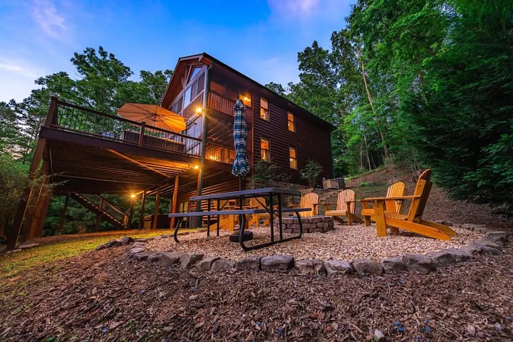 River Resort Lodge In The Woods With Lots To Do! - Ellijay, GA