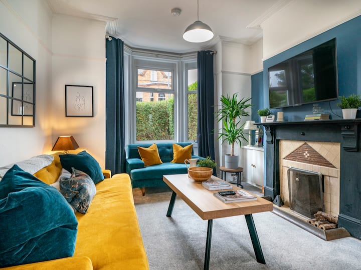Gorgeous 4 Bedroom  Home | 7 Min From City Centre - Belfast