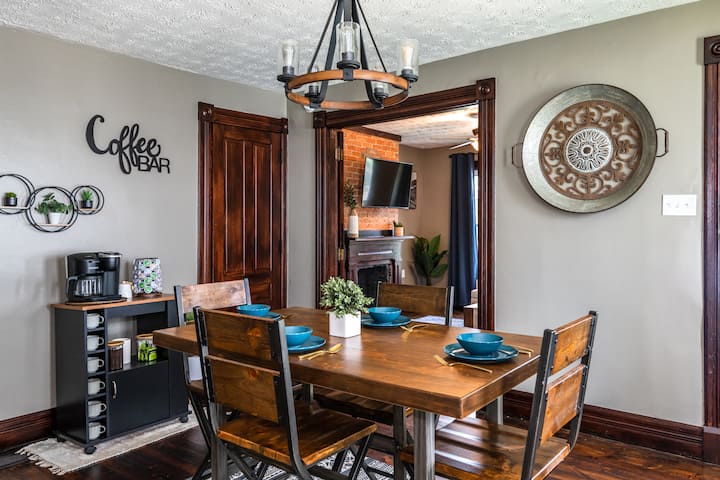 Highly-ranked Luxury Airbnb, 3-beds, 1.5 Baths - University of Dayton, Dayton