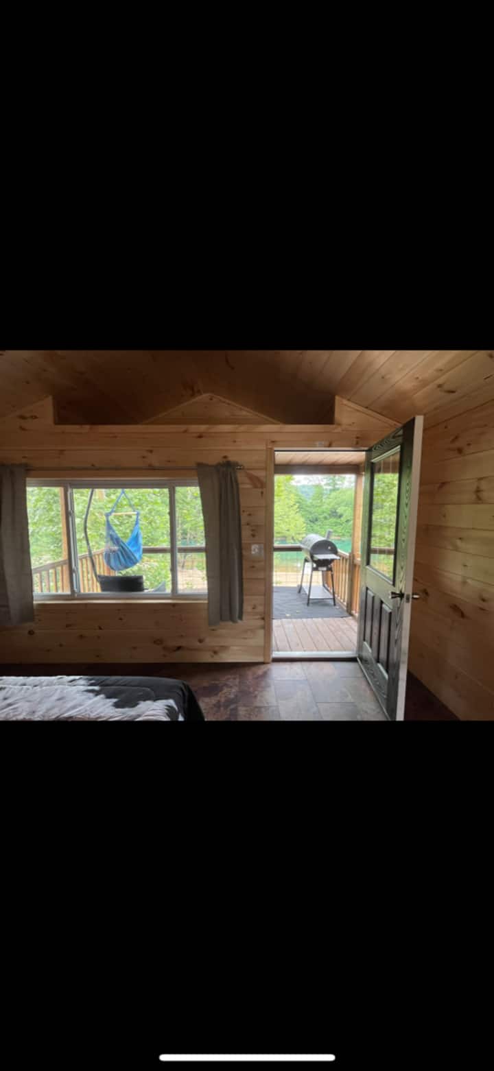 Little Log Riverfront Cabin - Eminence, MO