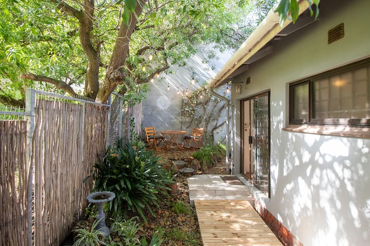 Marias Cottage: 1br Garden Retreat - Cape Town