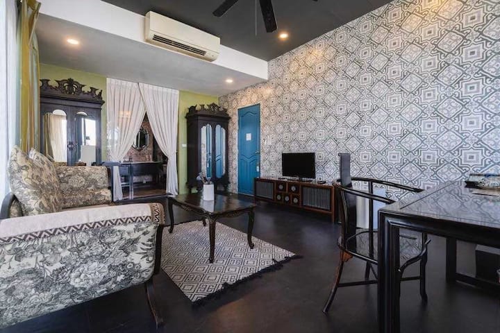 芭东看海别墅(See Sea Villa)一个带有独立私人泳池的家庭房 - Patong