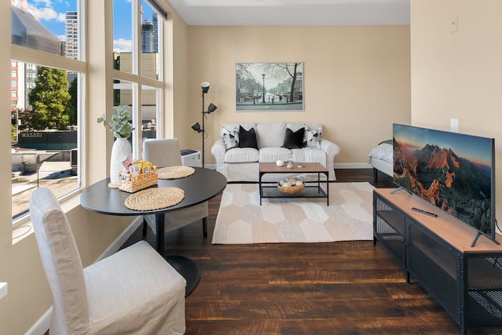 Fabulous Seattle (Belltown) Condo! 
Free Parking - Seattle, WA
