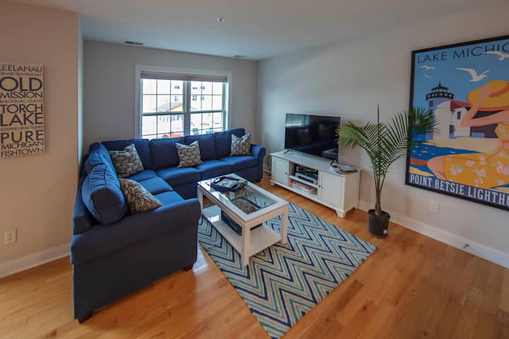 Beautiful Traverse City Condo! - Traverse City