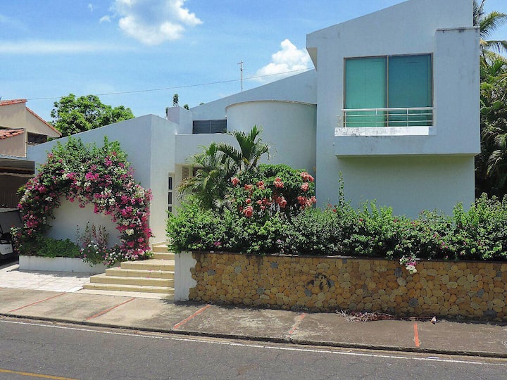 Perfecta Para Familia Y Amigos - Girardot