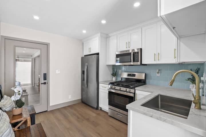 Private Studio Near Disneyland - Stanton, CA