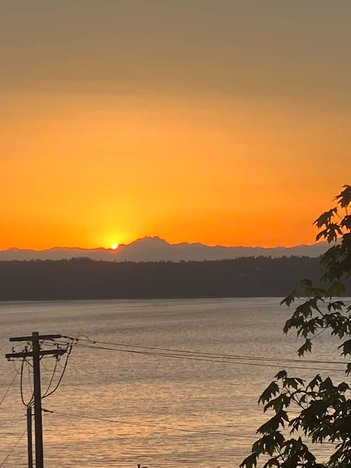 Redondo Beach Retreat- Entire Home - Saltwater State Park, Des Moines