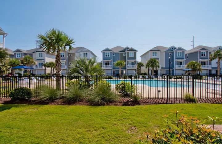 Luxury Townhome, Beach Access, Pool, Playground - Atlantic Beach, NC