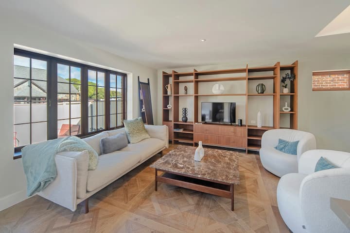 Monaco Resort Apartment - Richmond
