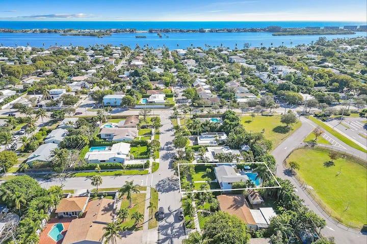 *New* Tropical Tide Retreat! - Lake Worth, FL