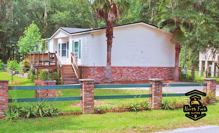 No Cleaning Fees, No Chores! Just Relax And Enjoy! - Middleburg, FL